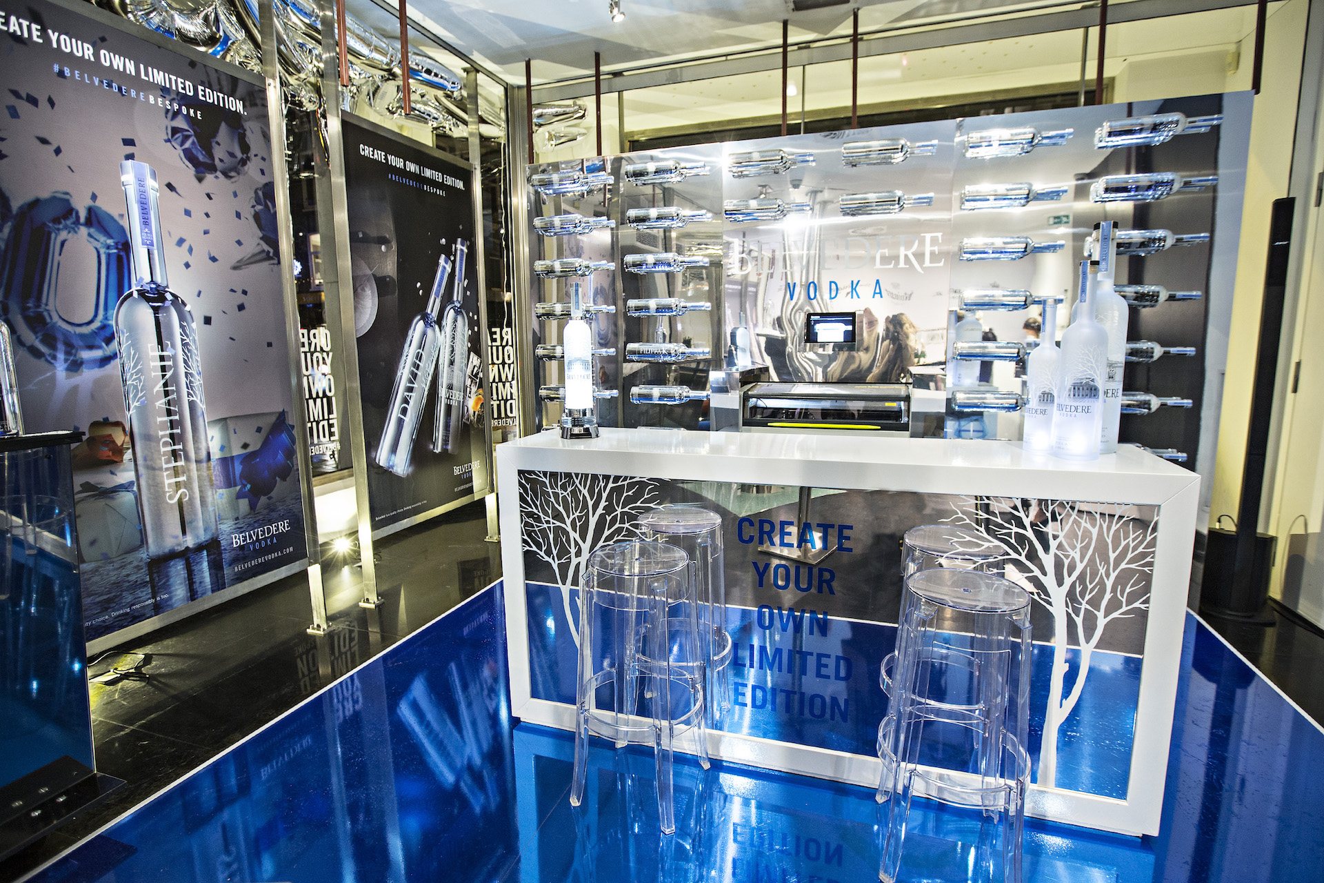 Create your own limited edition in de eerste Belvedere pop-up store in ...